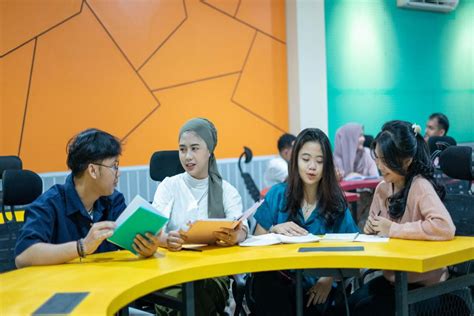 Tips Jadi Mahasiswa Aktif Di Dalam Kelas Universitas Pakuan