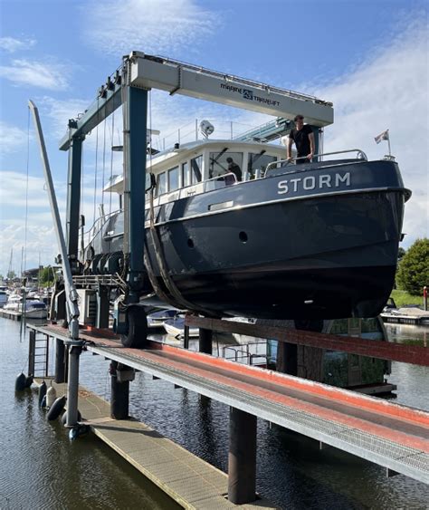 Hijsen Snoek Jachtstalling And Onderhoudt