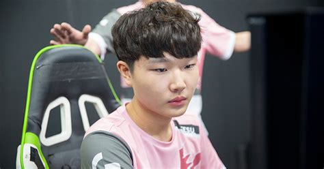 오버워치 컨텐더스 러너웨이 거점서 Em 밀어내는 플레이로 5세트 승리