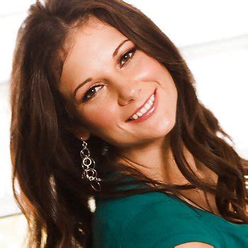 Mandy Flores Bio Read About Her Profile At Freeones