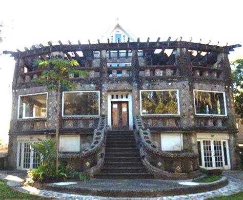 Dull Tool Dim Bulb Wonder House By Conrad Schuck Is For Sale In Florida Vernacular Architecture