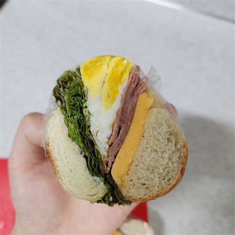 베이글 샌드위치