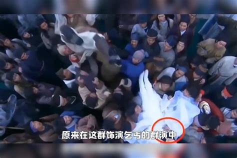 刘亦菲拍戏，被群演揩油，怎料导演竟敷衍了事
