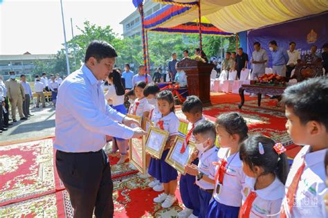 ឯកឧត្តម សាយ សំអាល់ ៖ « សាលារៀន និងលោកគ្រូ អ្នកគ្រូ គឺជាអ្នកកសាងជាតិ