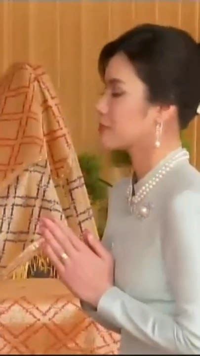พล ต หญิง คุณหญิงชยุตรา วชิรพัทธโสภา ผู้แทนพระองค์ไปวัดตะโก พระนครศรีอยุธยา Youtube
