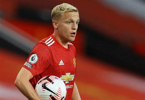 Van De Beek Sends Message To Manchester United Fans After Debut