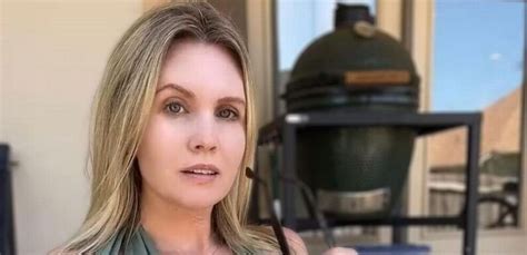 Mormon Mum Banned From Church Over Sexy Snaps Shows Off Her Typical