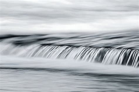 动态模糊ai数字艺术 图片黑白摄影抽象艺术瀑布水流动态模糊效果照片 Ai图片免费下载png格式4032像素编号71919804 千图网