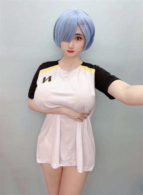 Re Zero Este Cosplay De Rem Destaca Por Su Gran Pechonalidad