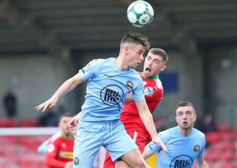 dean watters late leveller shares spoils between warrenpoint town and newry city