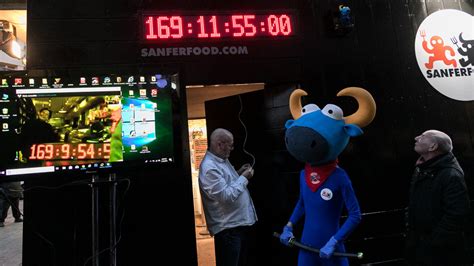 Urmeneta Resucita El Reloj De San Fermín En La Estafeta Y Abre Una