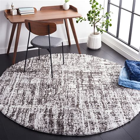 Safavieh Berber Shag 569f Greydark Grey 8ft X 8ft Round Rug In The