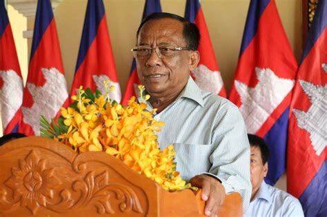 ប្រជាពលរដ្ឋឃុំកណ្តោលជ្រុំ ទទួលបានការពិនិត្យ