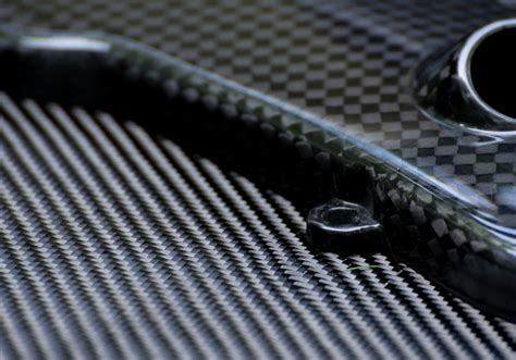 Cfrpとは？『cfrpの特徴や成形方法、用途について細かく解説』 株式会社uchida