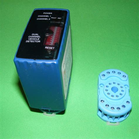 LD200 Induction Loop Detector With Base Gates And Accessories