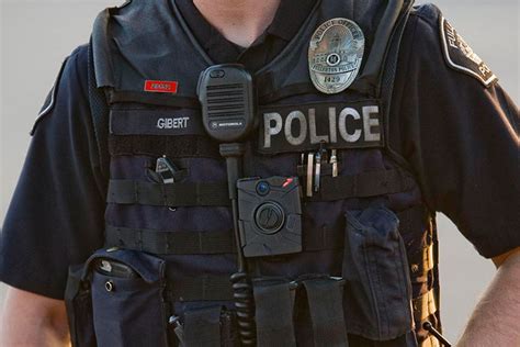 دوربین البسه به لباس پلیس ناجا اضافه می‌شود زومیت