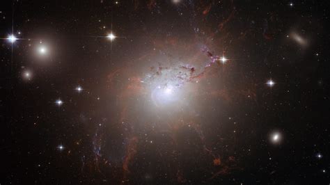 Активната галактика Ngc 1275 Астрономическа снимка на деня Apod Mediabricks