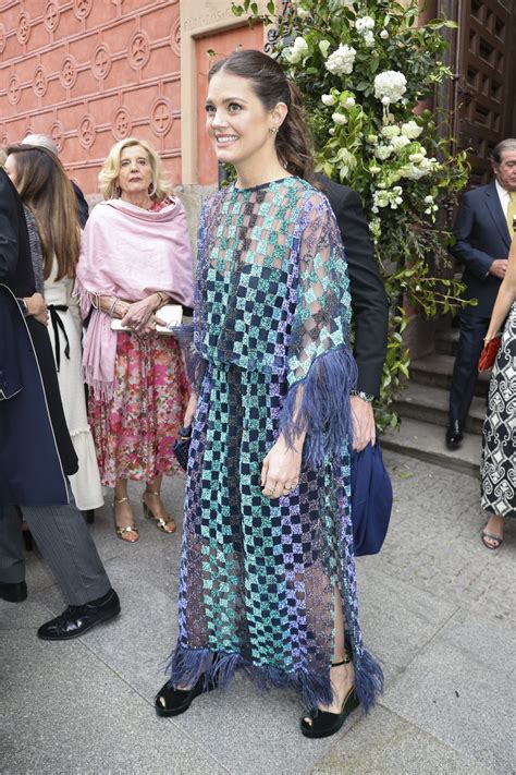 Isabelle Junot Confirma El Regreso De Los Zapatos Cómodos De Invitada Que Todas Llevábamos En