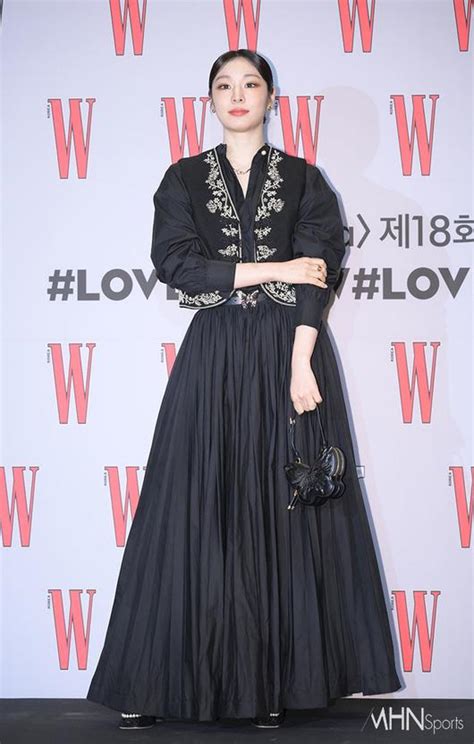 피겨여왕 김연아 고우림 기다리는 우아한 곰신[ms앨범] Zum 뉴스