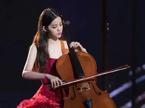 Facts Have Proved That Ouyang Nana Who Once Again Acted In Rollover