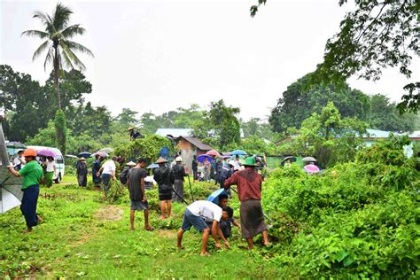ဒုတိယဗိုလ်ချုပ်ကြီး လူအေးနှင့် တာဝန်ရှိသူများ ကျောက်ဖြူမြို့ သန့်ရှင