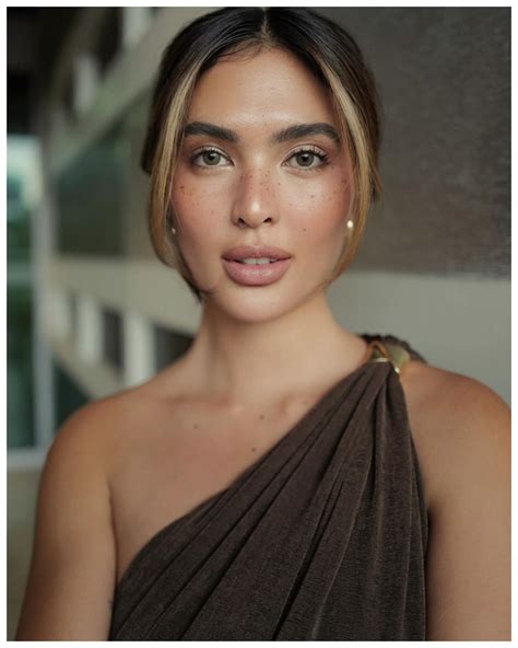 Sofia Andres Sofia Andres Added A New Photo