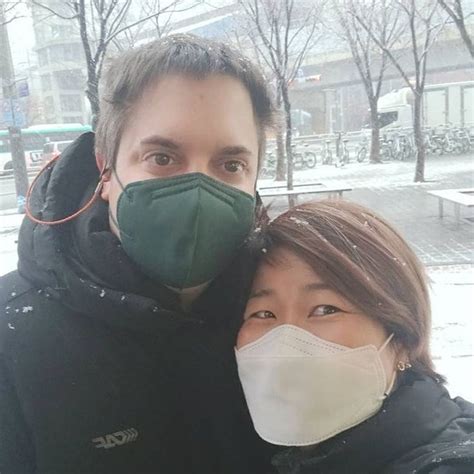 김혜선 ♥독일인 남편과 다정한 첫눈 데이트…자는 남편 깨워 [★shot ] 네이트 연예