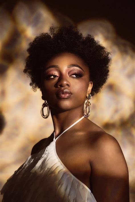 Samara Joy Artista Revelação Do Grammy 2023 Se Apresenta Pela