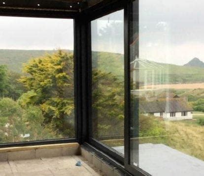Why Choose Frameless Windows Lumi