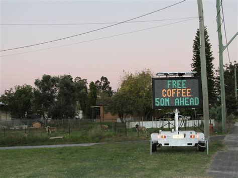 Green Dynamic Message Signs Are Crucial For Warning Drivers