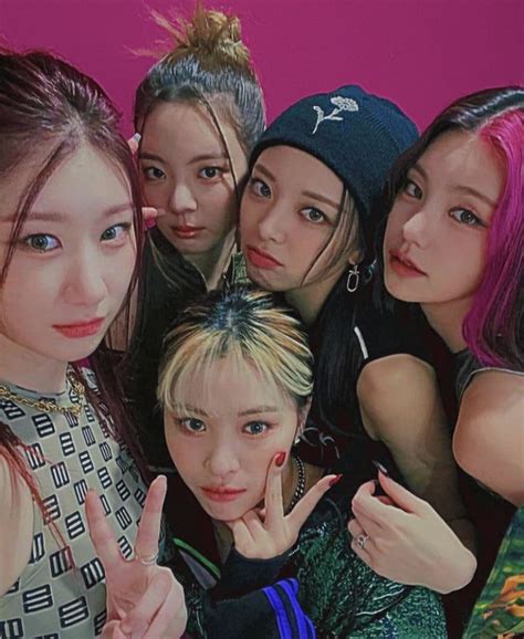 𝒊𝒕𝒛𝒚 𝒊𝒏𝒅𝒊𝒆 Itzy Kpop Girl