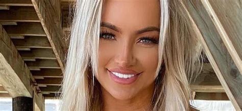 Lindsey Pelas In Zip Swimsuit Highlights Spectacular Curves