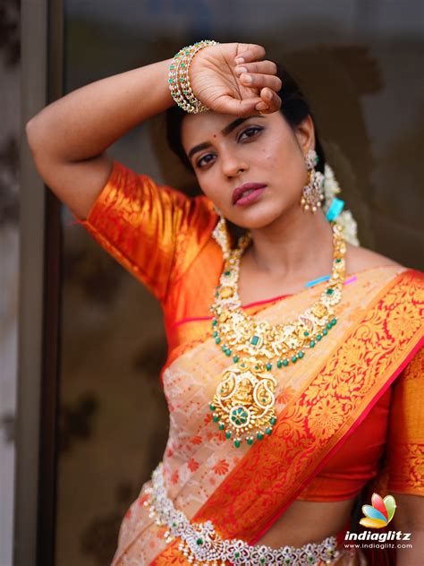 Aishwarya Rajesh Photos Tamil Actress Photos Images Gallery Stills And Clips Indiaglitz Com