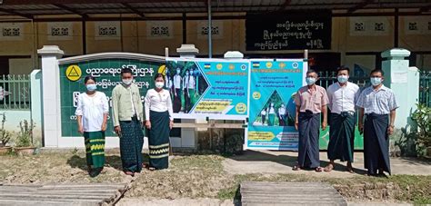 မံစီမြို့နယ်တွင် အသက်၁၂နှစ်အထက်ရှိကျောင်းသားကျောင်းသူများအား ကိုဗစ်−