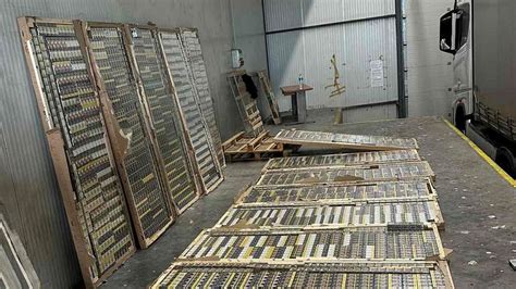 Близо 200 000 къса контрабандни цигари откриха на МП Капитан Андреево ВИДЕО СНИМКИ Nova