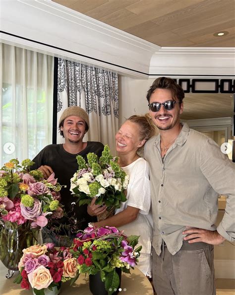 Pamela Anderson And Tommy Lees Son Dylan 26 Proposes To Girlfriend At