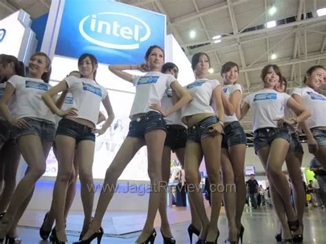 Computex 2011 Booth Babes Day 1 Noon Time Jagat Review