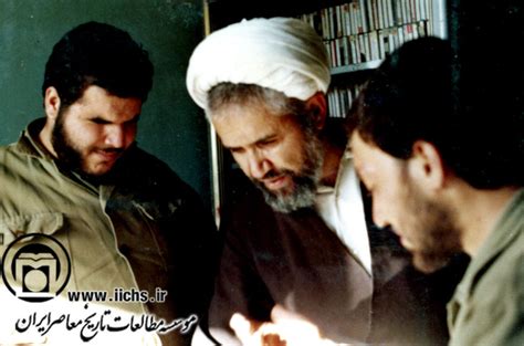 آیت‌الله حاج شیخ محی‌الدین حائری شیرازی، در آیینه تصاویر2 اسلايد