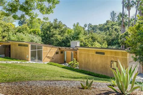 Photo 2 Of 13 In Snatch Up Case Study House 10 In Pasadena For 3m Dwell