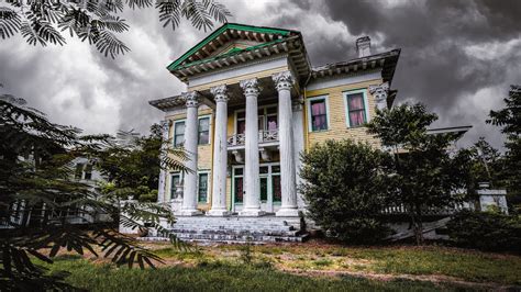 Abandoned Mansions
