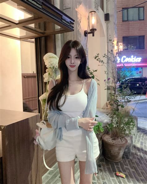Vvyerimarket 🩵1차 마켓 코디🩵 여친룩 데일리룩으로 너무 이쁜 여름코디 ෆ 여리여리한 핏이랑 컬러감이 완전 청순녀