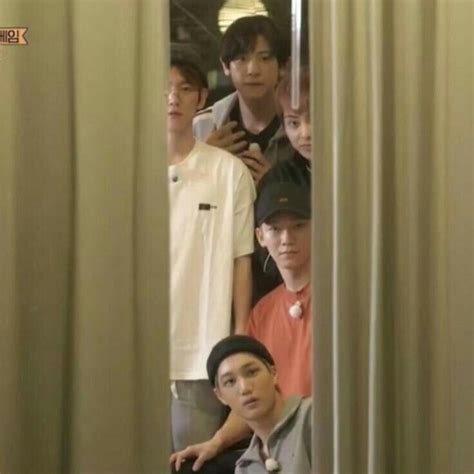 اری‌ماه🌙 On Twitter تو عمرم هیچکس به غیر خودمونو رو ندیدم که با شکایت کردن آیدلمون تحریک شیم و