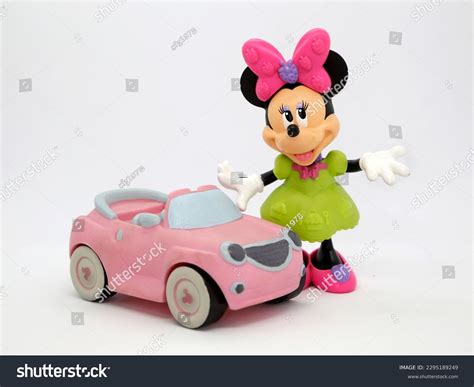 Minnie Mouse Pink Car