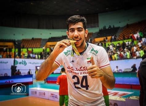 جواد کریمی به زاویرچه لهستان پیوست طرفداری