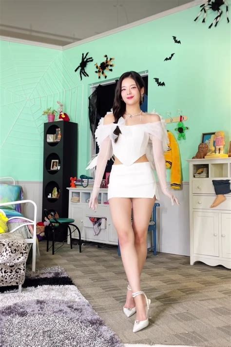 Pin On ITZY Kpop Outfits Korean Outfits Kpop Pretty Outfits