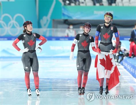 올림픽 캐나다 스피드스케이팅 여자 팀 추월 금메달 연합뉴스