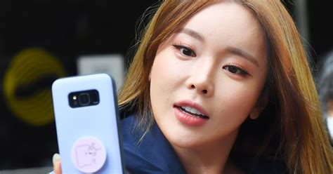 홍진영 팬들과 셀카는 언제나 다정하게~ 포토엔hd