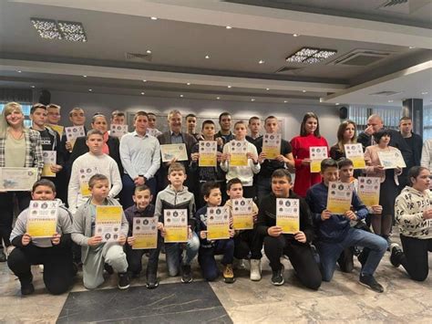 СК Спарта Монтана награди най добрите си състезатели за 2022 година снимки