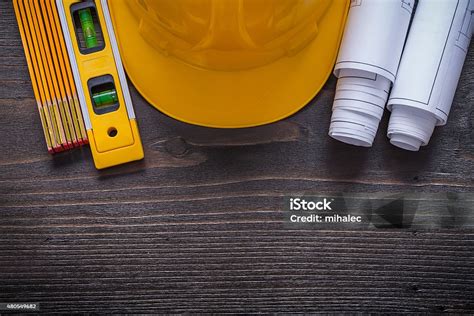청사진 옐로우 공사장 기포수준기 미흡함 헬멧 및 압살했다 0명에 대한 스톡 사진 및 기타 이미지 0명 2015년 개체 그룹 Istock