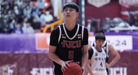 Uba》張傑程6外線新高31分近3場飆16枚輔大破百 4年首勝世新 雙雙4勝3敗 籃球 敢動傳媒 Braveathlete